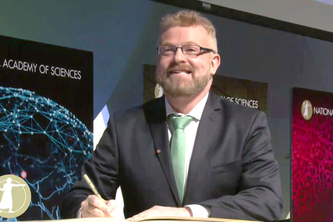 Rabinovich llegó a la Academia | Facultad de Ciencias Exactas y ...